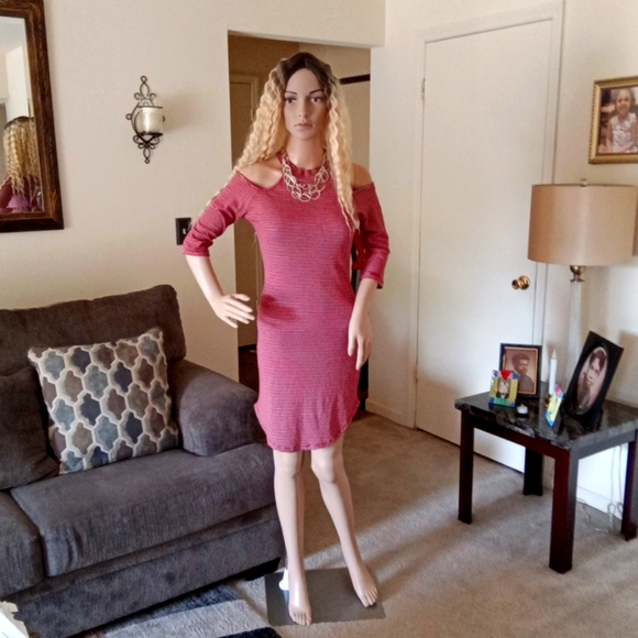 Heart & Hips | Dresses | Really Nice Redwhite Open Over Shoulders Heart ...